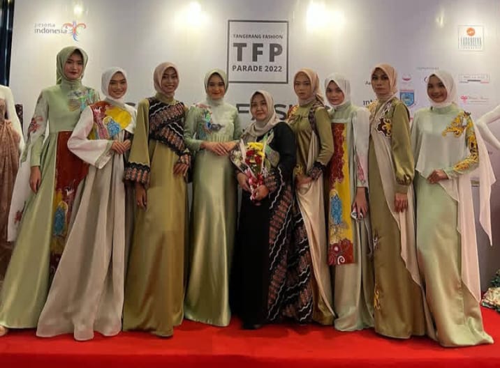 Angkat Budaya Lokal Melalui Fashion, Lebih Dekat dengan Nora Suratman ...